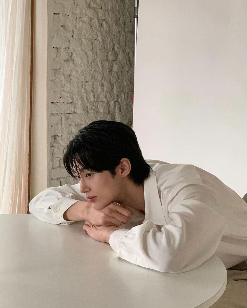 Byun Woo-seok Shows Off Smart and Sophisticated Style in New Photos