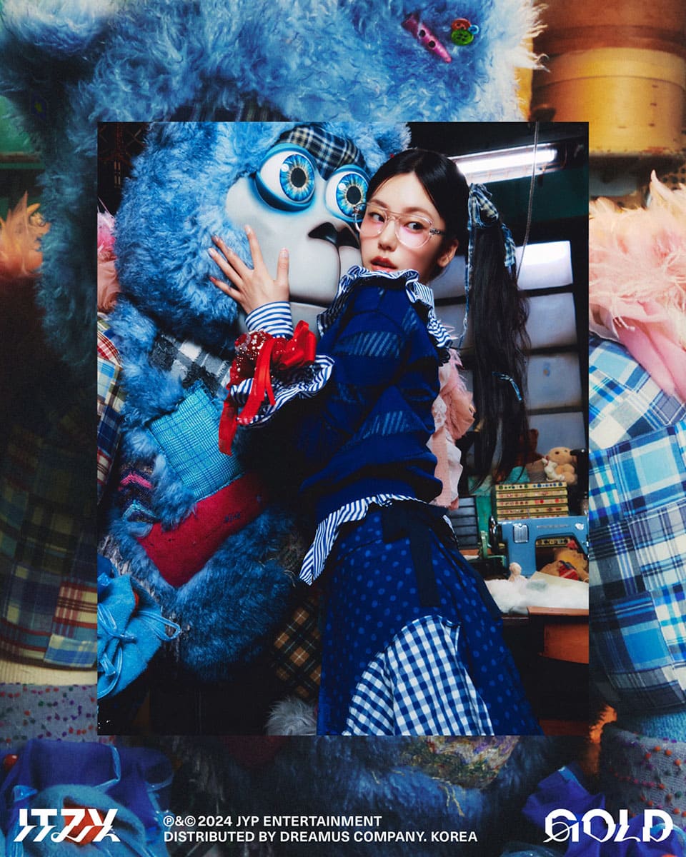 ITZY Unveils Stunning Concept Photos for New Mini Album 'GOLD'