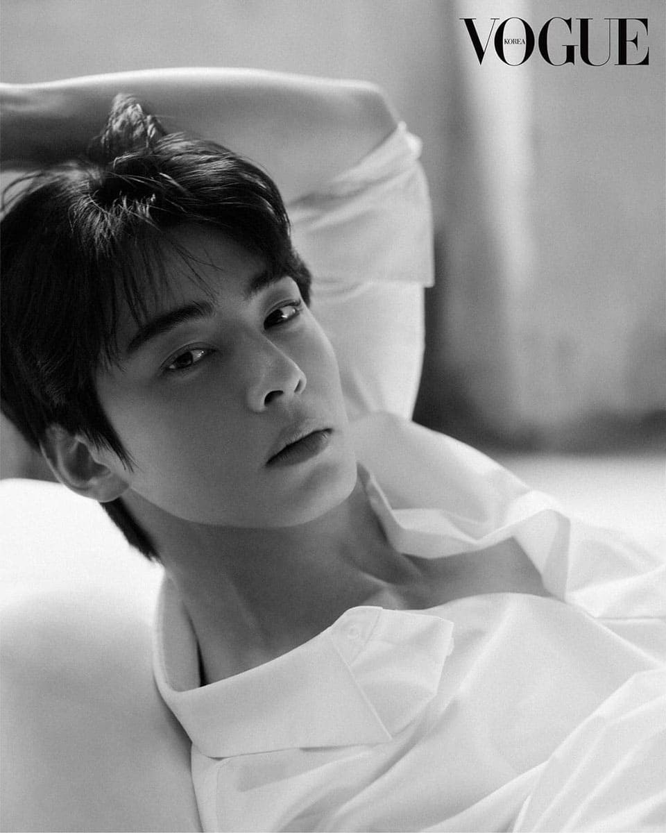 Visual King Cha Eun Woo Flaunts Perfect Abs Exudes Sexy Masculinity
