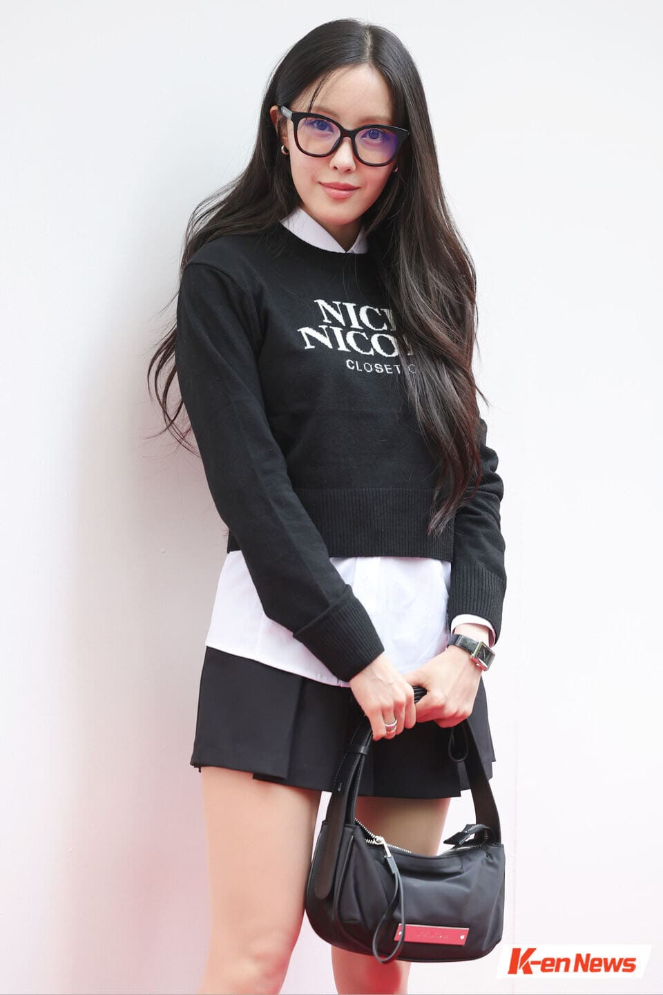 T-ara’s Hyomin Flaunts Intellectual Charm with Glasses