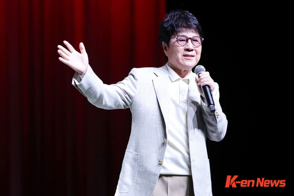 Cho Yong-pil, "Never Satisfied with My Music, I Often Think It's ...