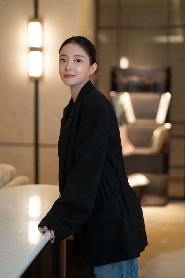 [Interview] 'Melodrama Queen' Lee Se-young: "In 10 Years, I Want to Be ...