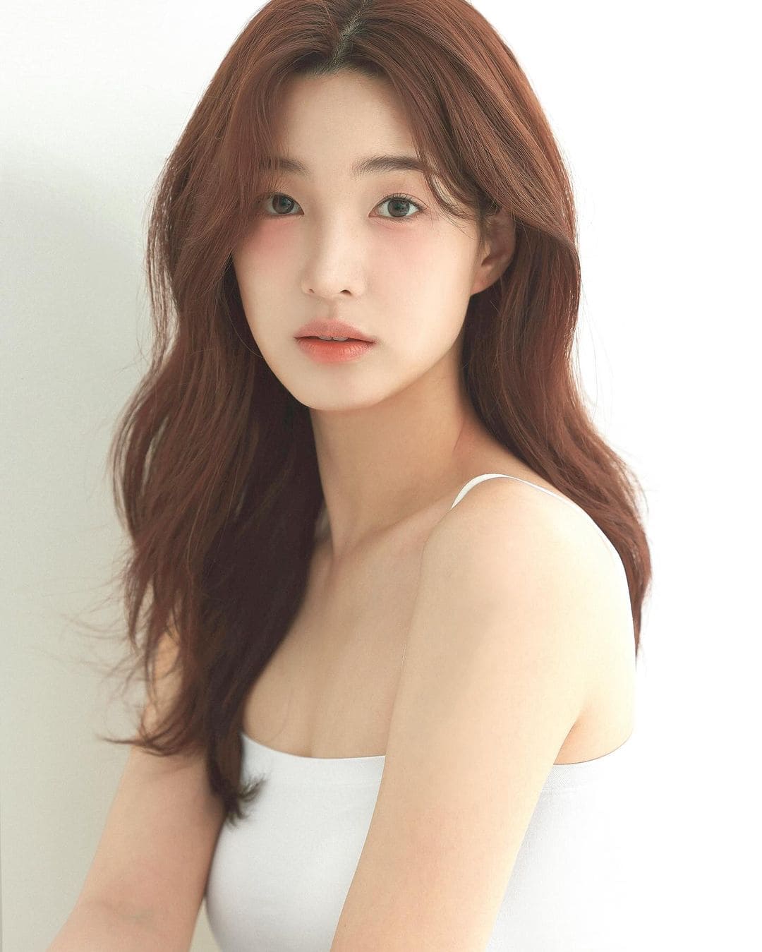Yulhee Shares New Profile Photos Amid Child Custody Battle, Sparking ...