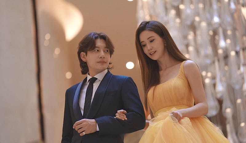 SE7EN ♥ Lee Da-hae Shine in Macau, but What’s Behind the ‘Awkward Silence’?