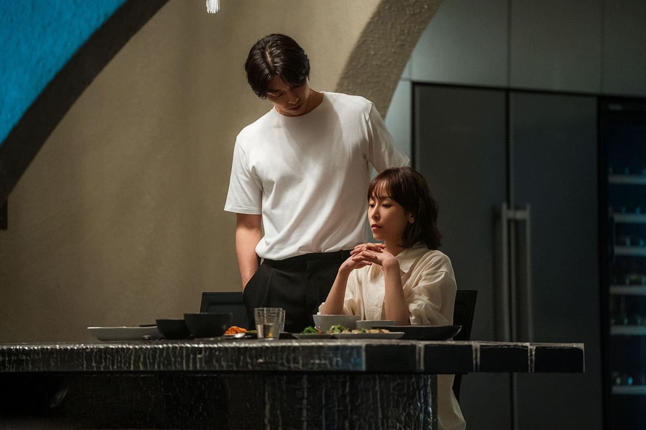 Netflix ‘Trunk’: Gong Yoo ♥ Seo Hyun-jin’s Tense Stills as a Contract Couple