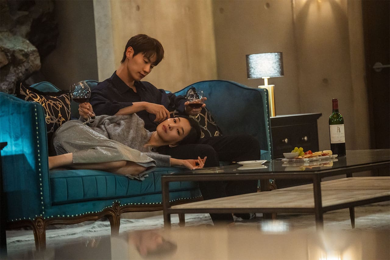 Netflix ‘Trunk’: Gong Yoo ♥ Seo Hyun-jin’s Tense Stills as a Contract Couple
