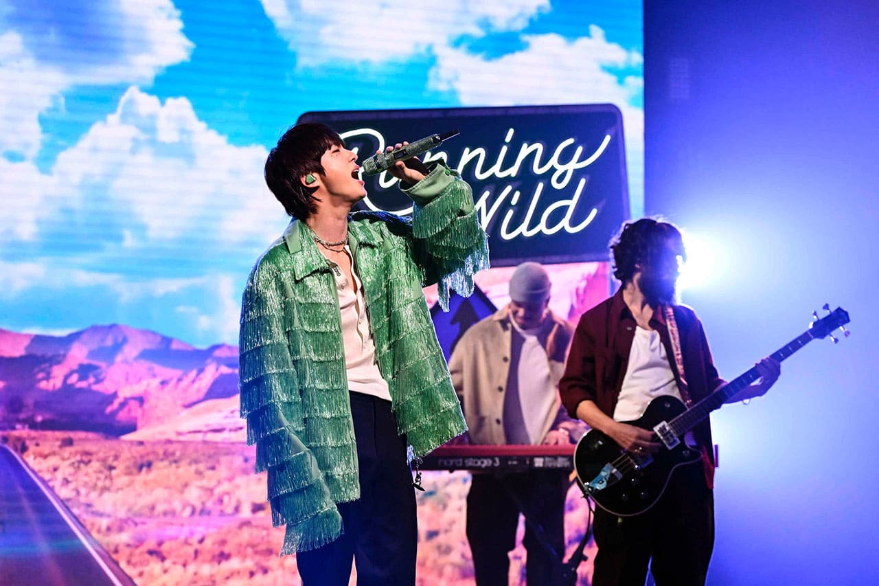 BTS Jin Takes Over the Jimmy Fallon Show! Captivates Hearts of Global Fans