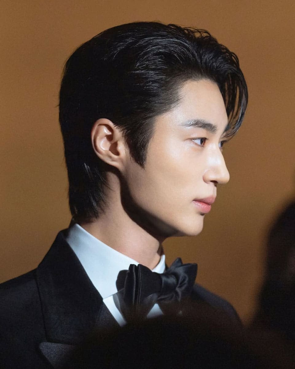 Byun Woo-seok’s Stunning Visuals: Perfect Profile and Back View