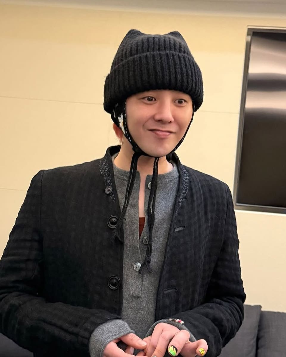 'Fashion Genius' G-Dragon Showcases Unique Style and Nail Art