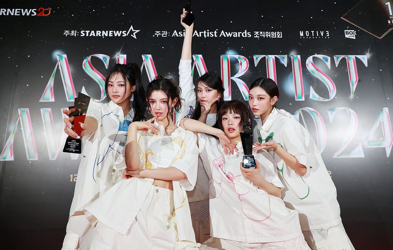 NewJeans Wins 'Artist of the Year' at AAA 2024, Achieving a Triple Crown