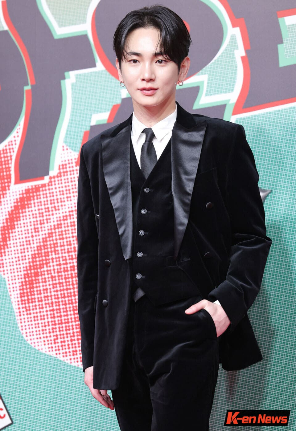 SHINee's Key Donates 50 Million Won to Hospital Where His Mother Works