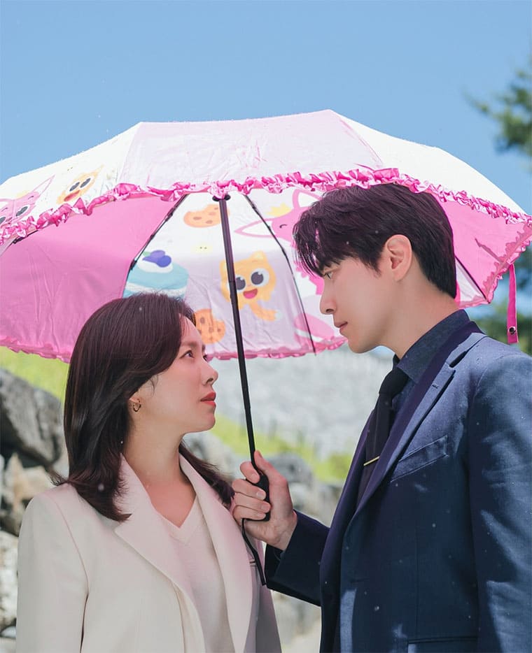 Lee Jun-hyuk and Han Ji-min's Captivating Chemistry, Romance Blooms in 'Love Scout'