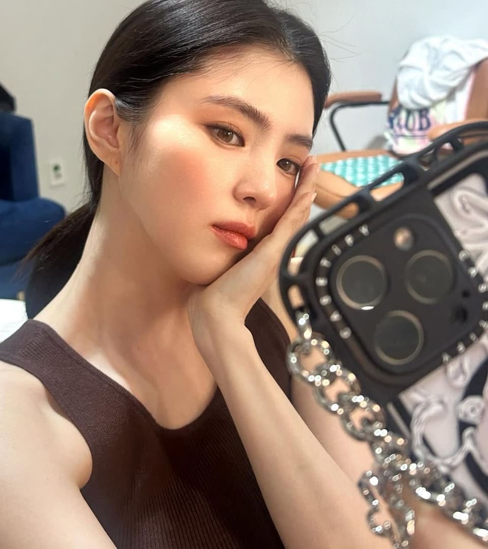 "Breathtaking CG-Like Beauty" Han So-hee Stuns with Her Pure and ...