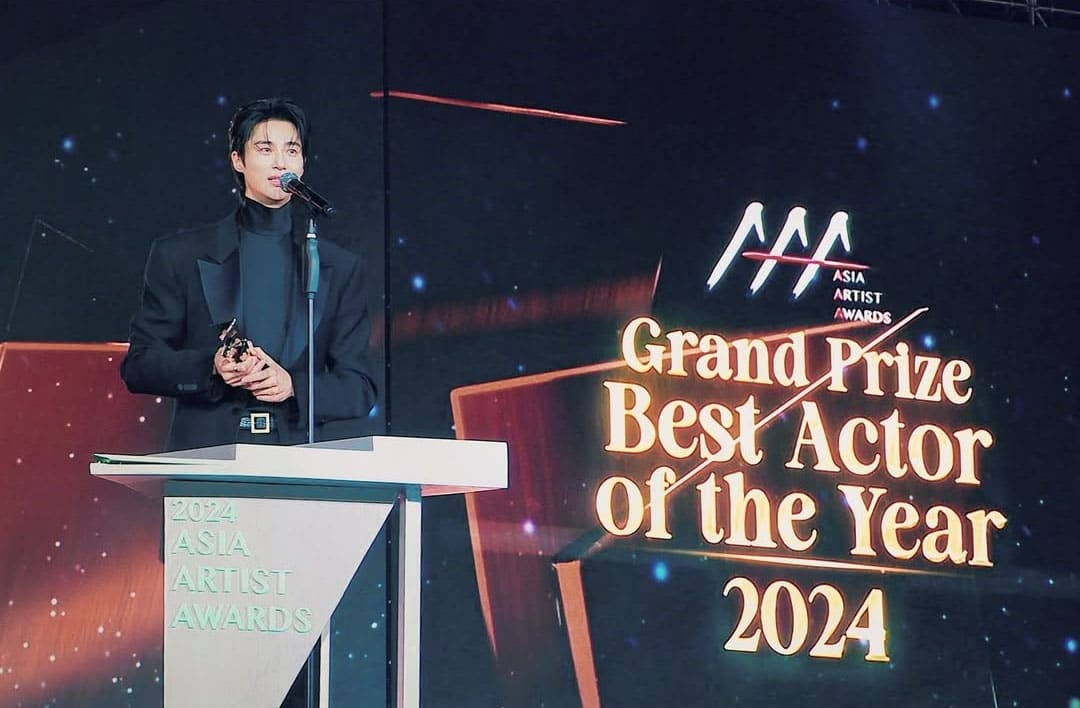 Byun Woo-seok Sweeps 6 Trophies at 2024 AAA, Proving His Unmatched Presence