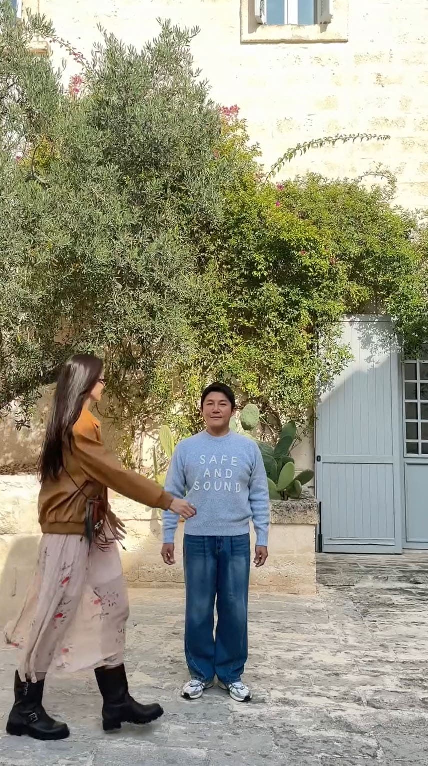 Jo Se-ho Reveals His Stunning 9-Years-Younger Wife During Honeymoon in ...