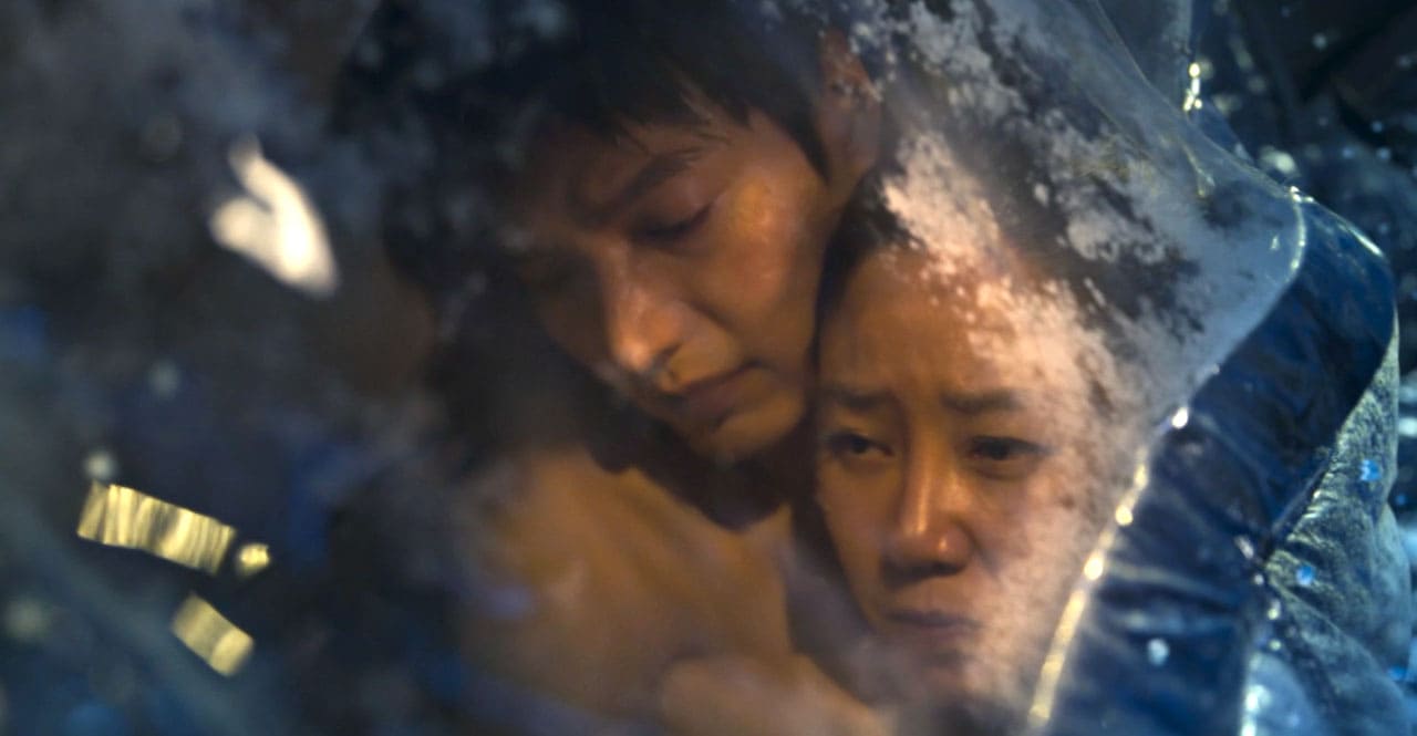 Gong Hyo-jin ♥ Lee Min-ho Share an Unprecedented Bold Space Kiss Scene in 'When the Stars Gossip'