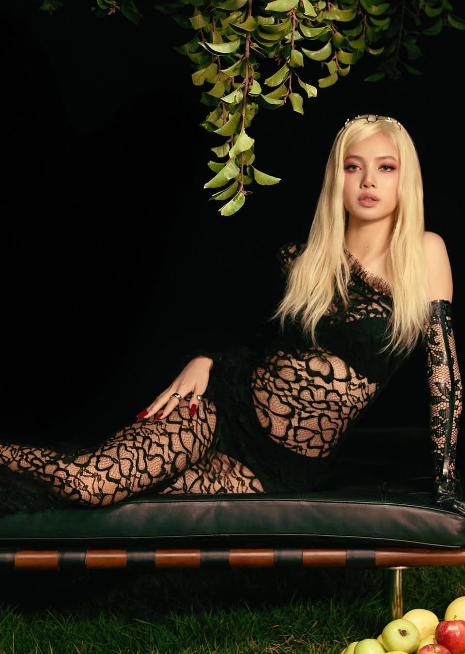 BLACKPINK’s Lisa Stuns in Sheer Bodysuit, Flaunting Mesmerizing Beauty