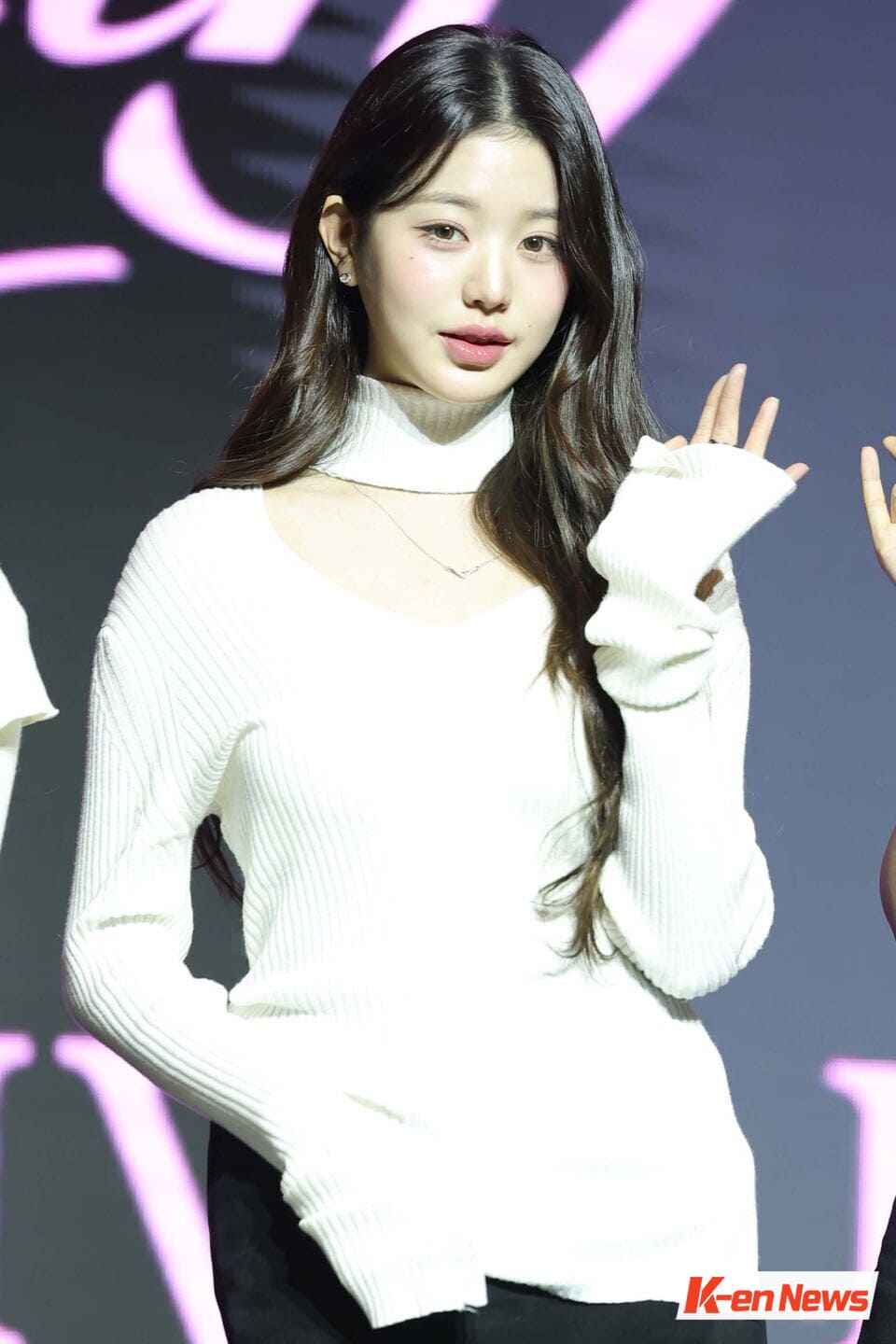 IVE Jang Wonyoung Faces Debate Over Mourning Request for Young Fan Killed in Tragic Attack