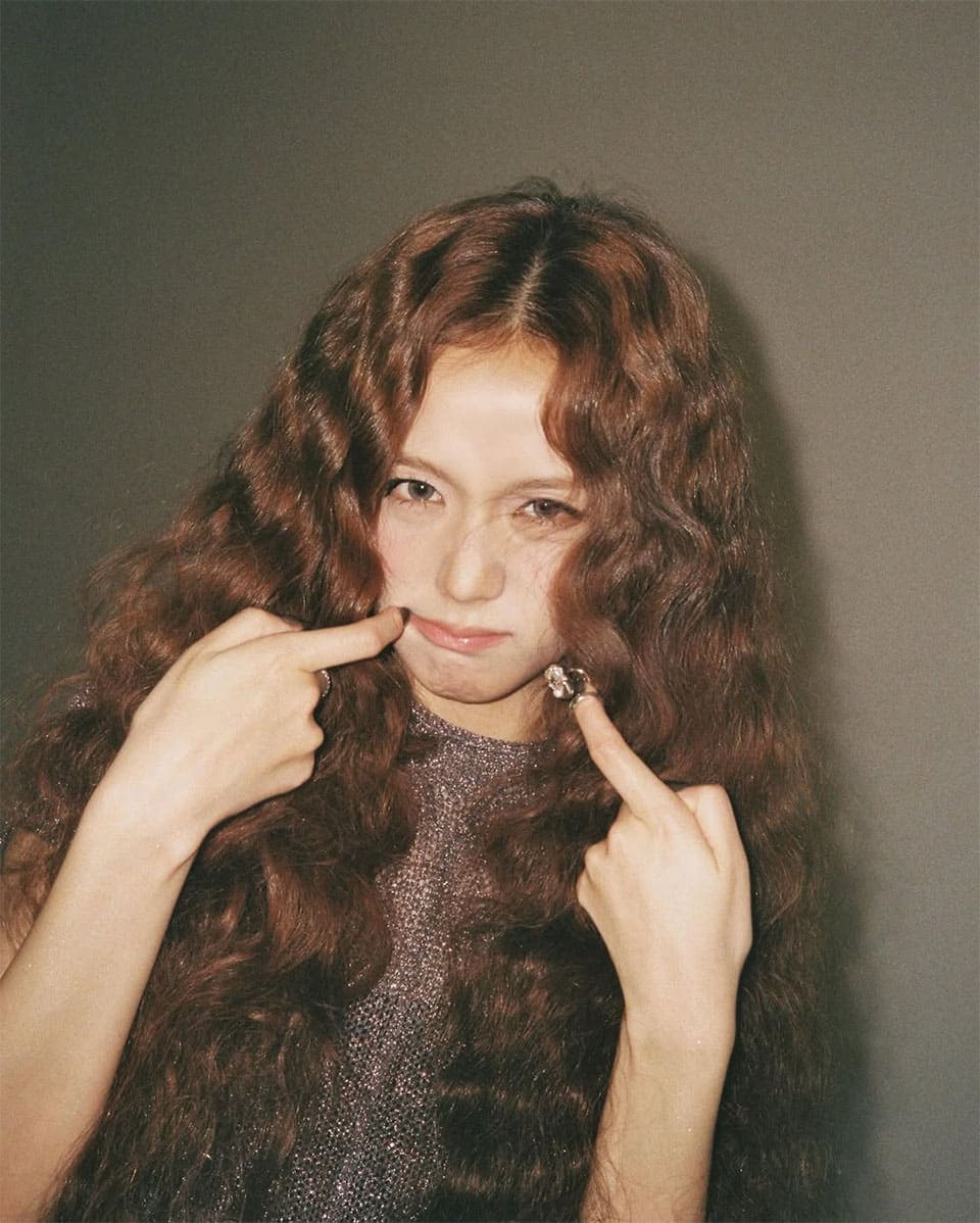 BLACKPINK’s Jisoo Stuns in a Bold Mesh Bodysuit… ‘Unmatched Aura’