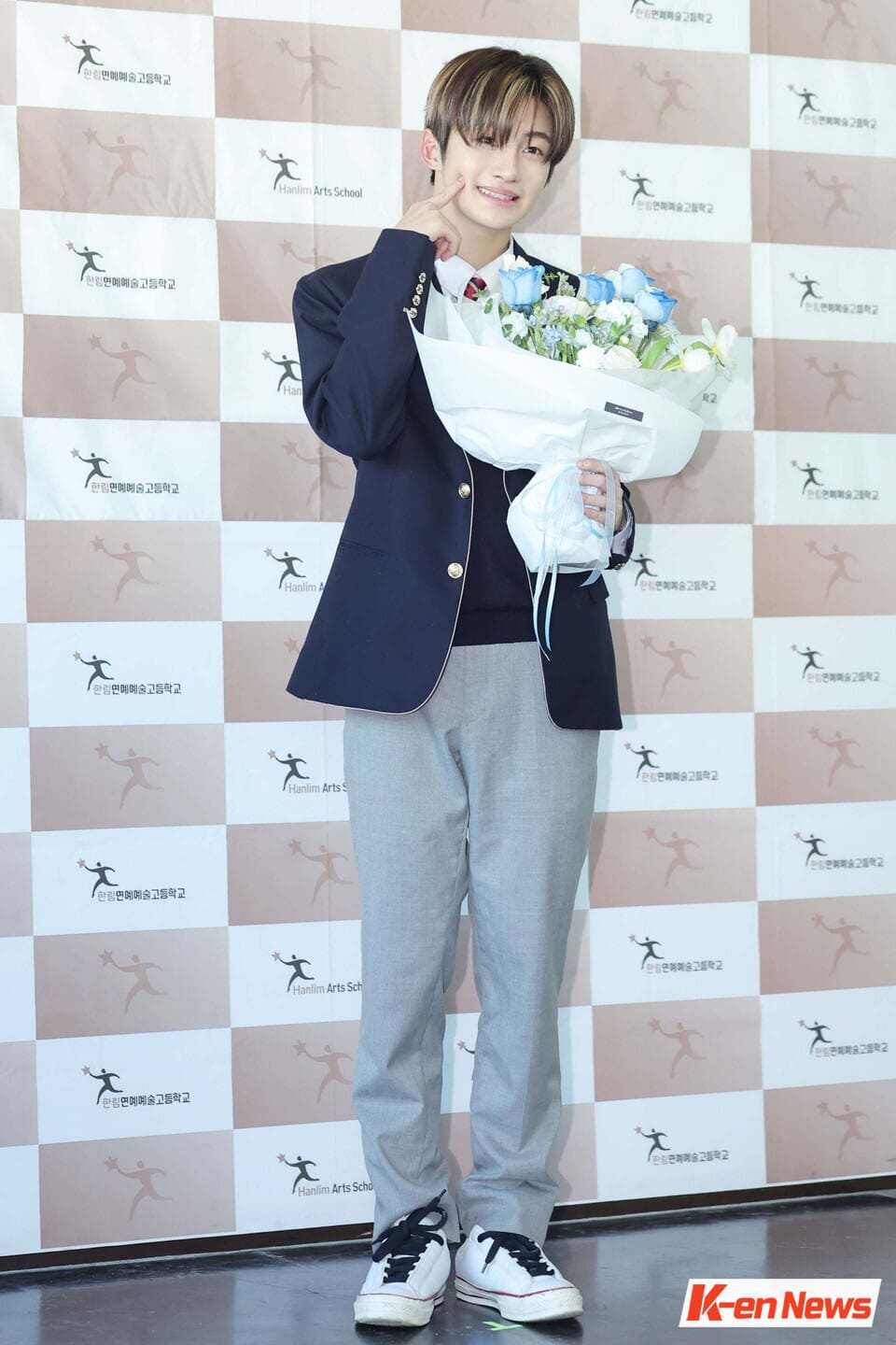 TWS Han Ji-hoon Celebrates Graduation from Hanlim Arts High School