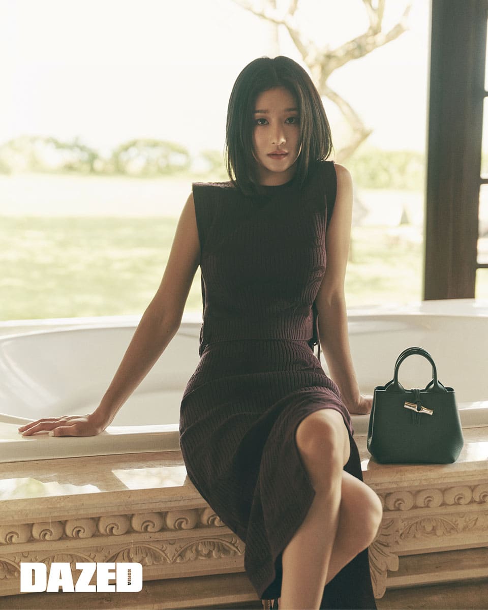 Seo Yea-ji Exudes a Unique Aura, Blending Sexy, Elegant, and Intense ...