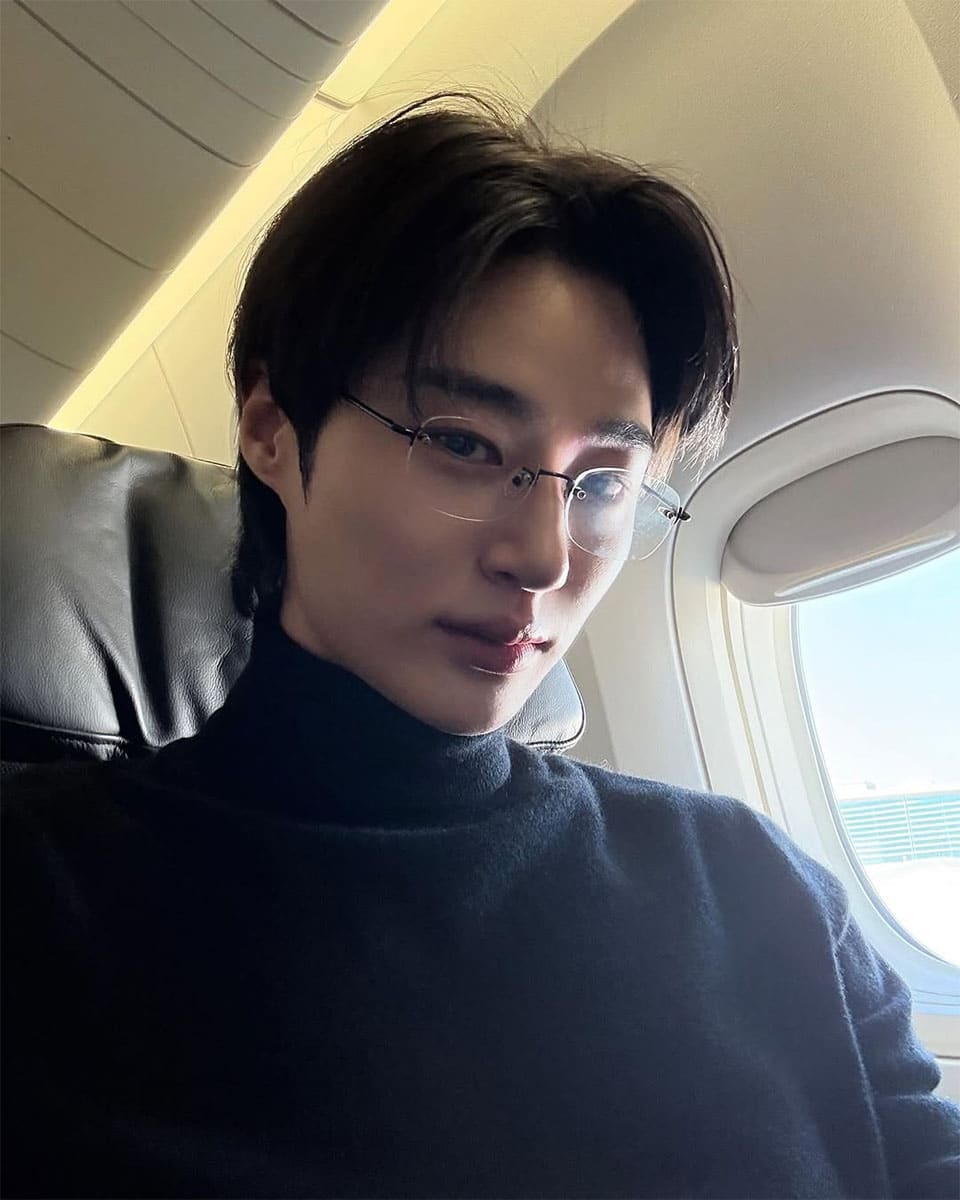 Byun Woo-seok Shows Playful Charm and Impressive Height in Milan