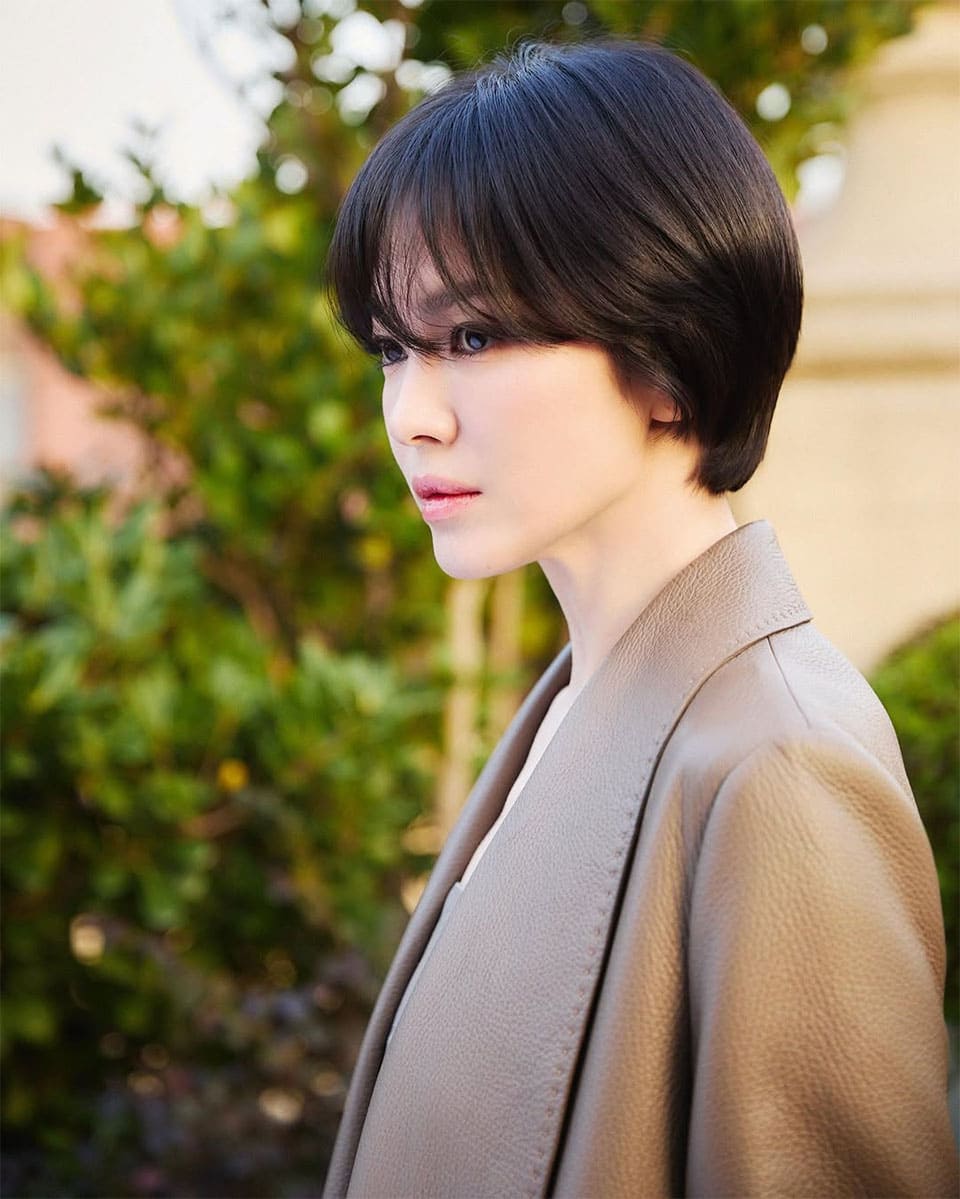 Song Hye-kyo Stuns with Timeless Beauty, Looks Like She’s in Her 20s