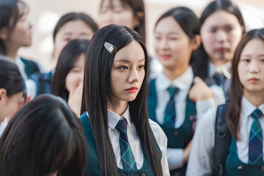 Lee Hyeri Redefines Her Acting Career with 'Friendly Rivalry' – A Bold Transformation