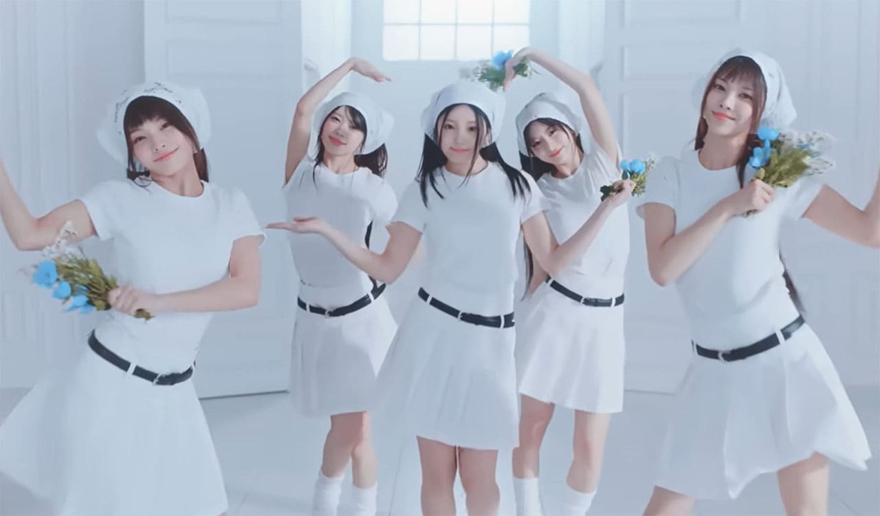 ILLIT Drops Full 'Almond Chocolate' Performance Video – Finger Choreo ...