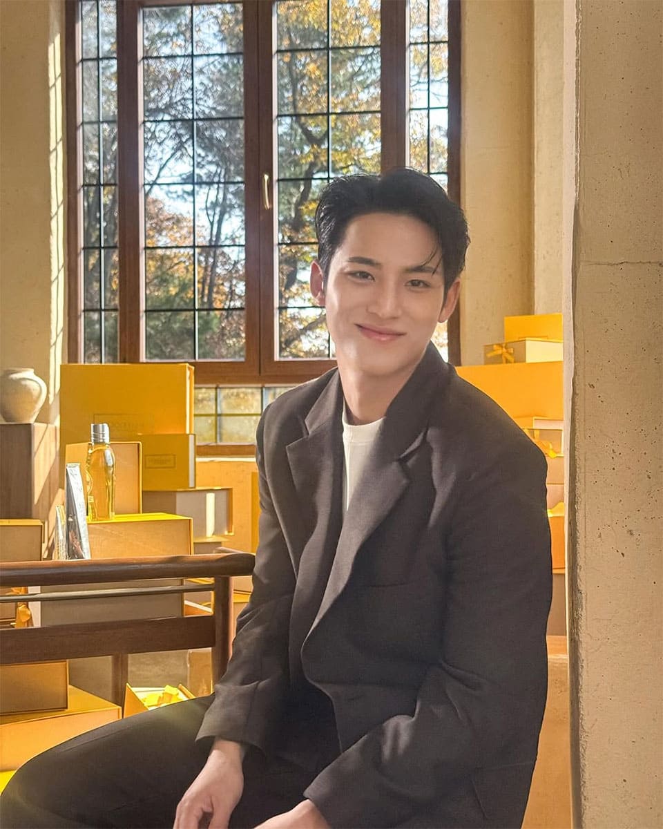 SEVENTEEN’s Mingyu Stuns with Flawless Visuals—Fans Can’t Get Enough