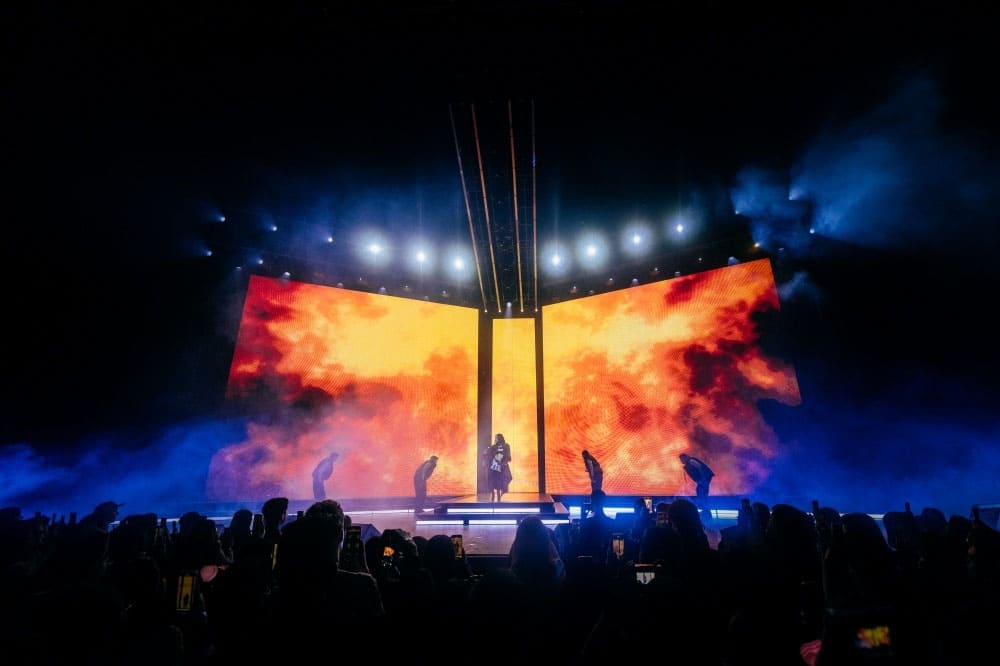 Jennie Delivers a Dazzling Solo Concert, Cementing Her Status as a ...