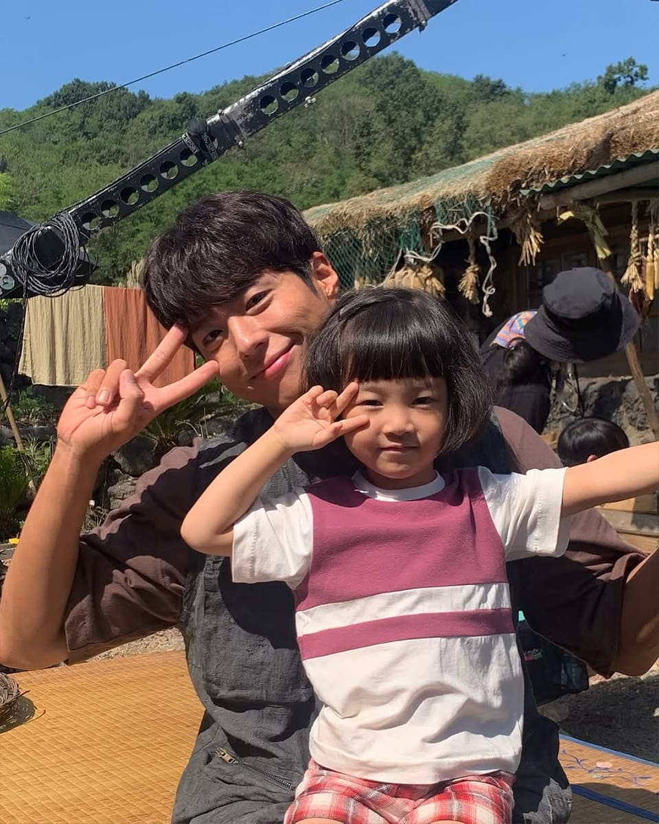 Park Bo-gum Shares Heartwarming Moments with Child Co-star on Set of ...