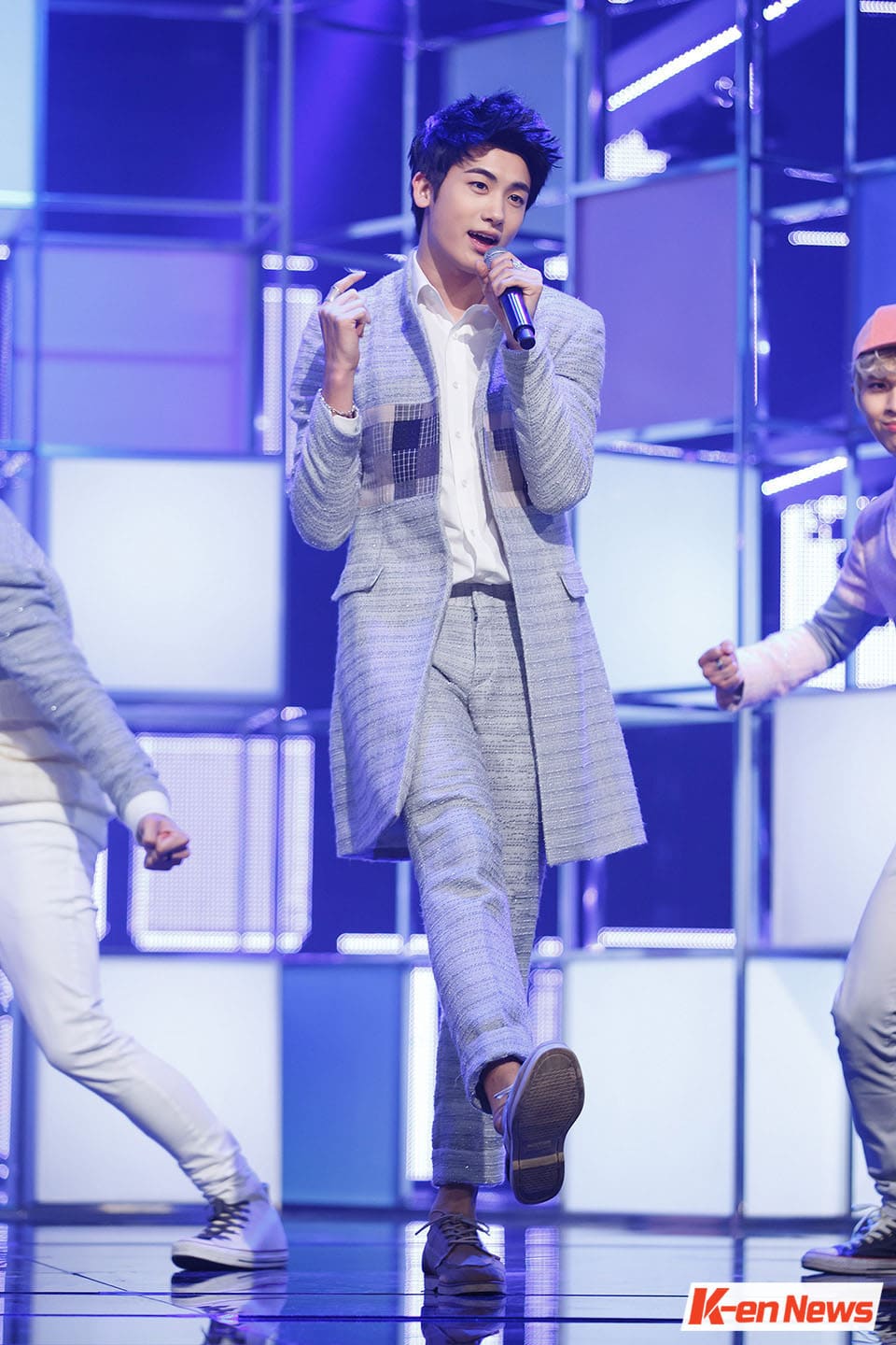 [From 2013] How Park Hyung-sik Evolved from Boyish Idol to a Versatile Leading Star