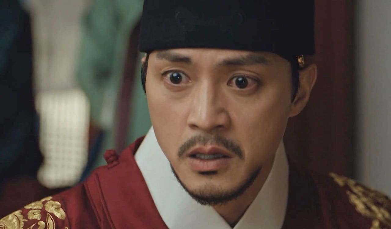 Kim Ji-hoon Captivates in ‘The Haunted Palace’ as a Charismatic Yet ...