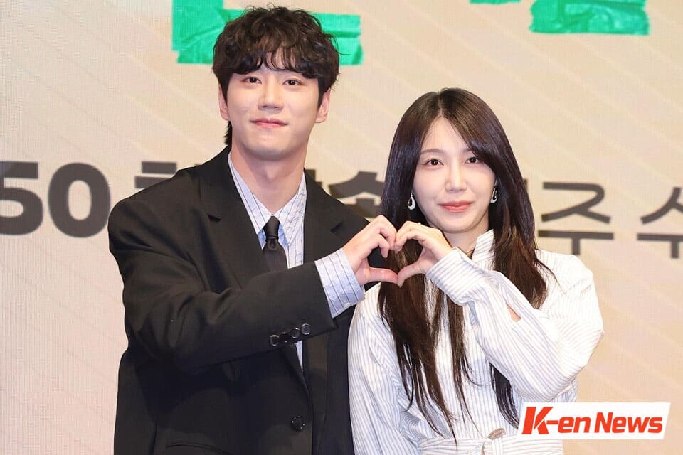 Lee Jun-young ♥ Jung Eun-ji, Turn Up the Heart Rate as Gym Rookie and Coach