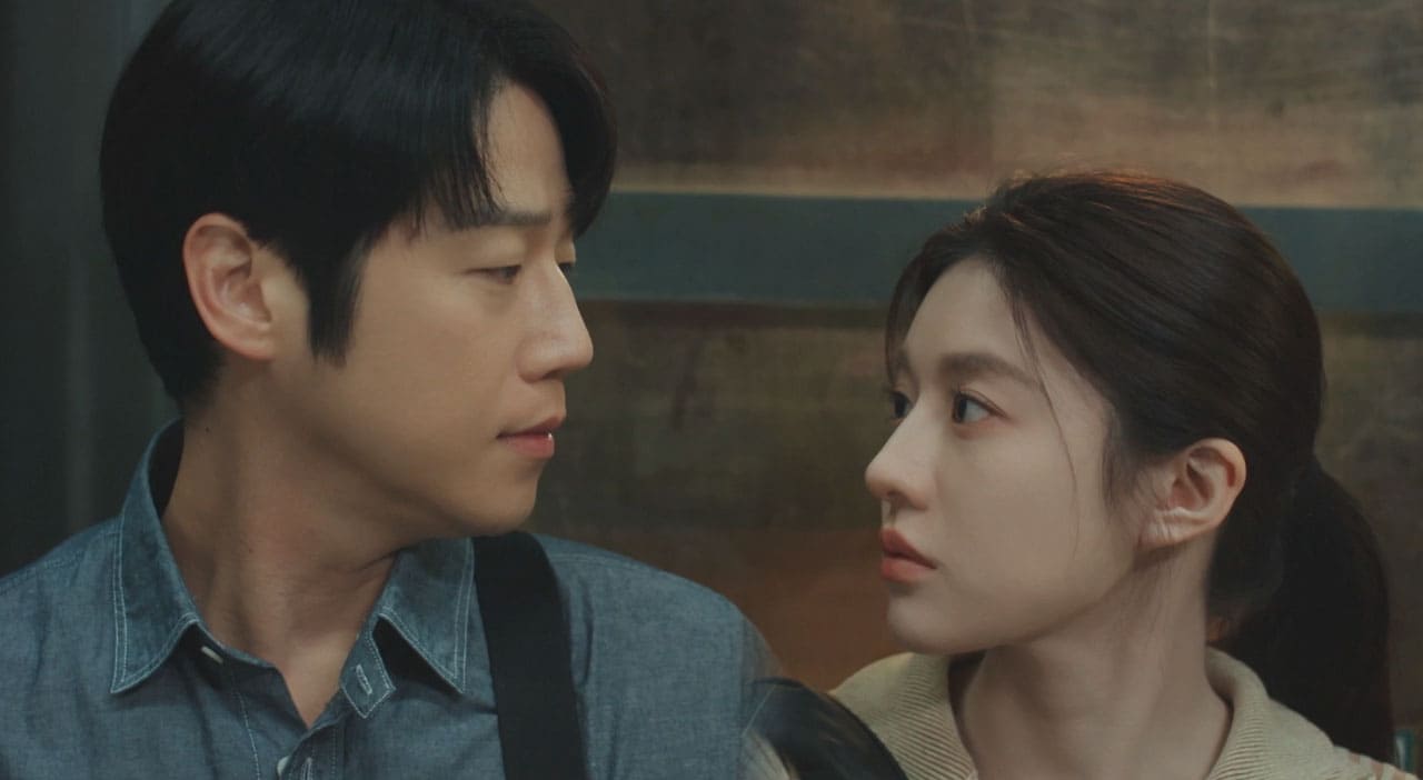 Go Youn-jung ♥ Jung Joon-won Spark Romance in 'Resident Playbook'