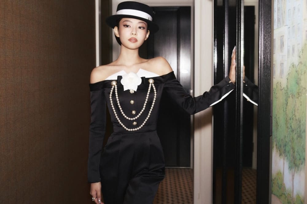 330 Hours of Chanel Craftsmanship: Jennie Becomes a Met Gala Legend