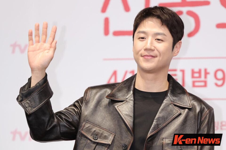 Jung Joon-won Shines in 'Resident Playbook': A Breakout Role That Captivated Go Youn-jung and ...