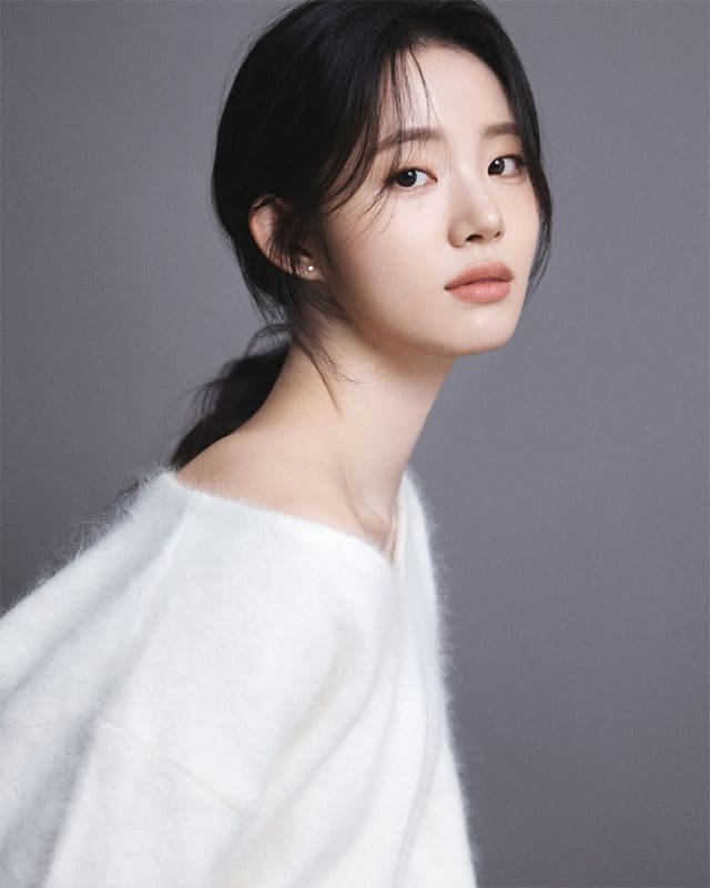 Shin Si A Reflects on 'Resident Playbook' and On-Screen Bond with Go ...