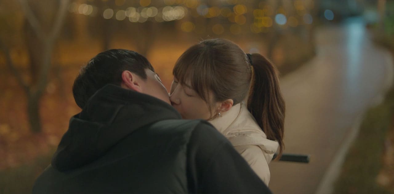 Lee Jun-young ♥ Jung Eun-ji Finally Kiss and Begin Romance in ‘Pump Up the Healthy Love’