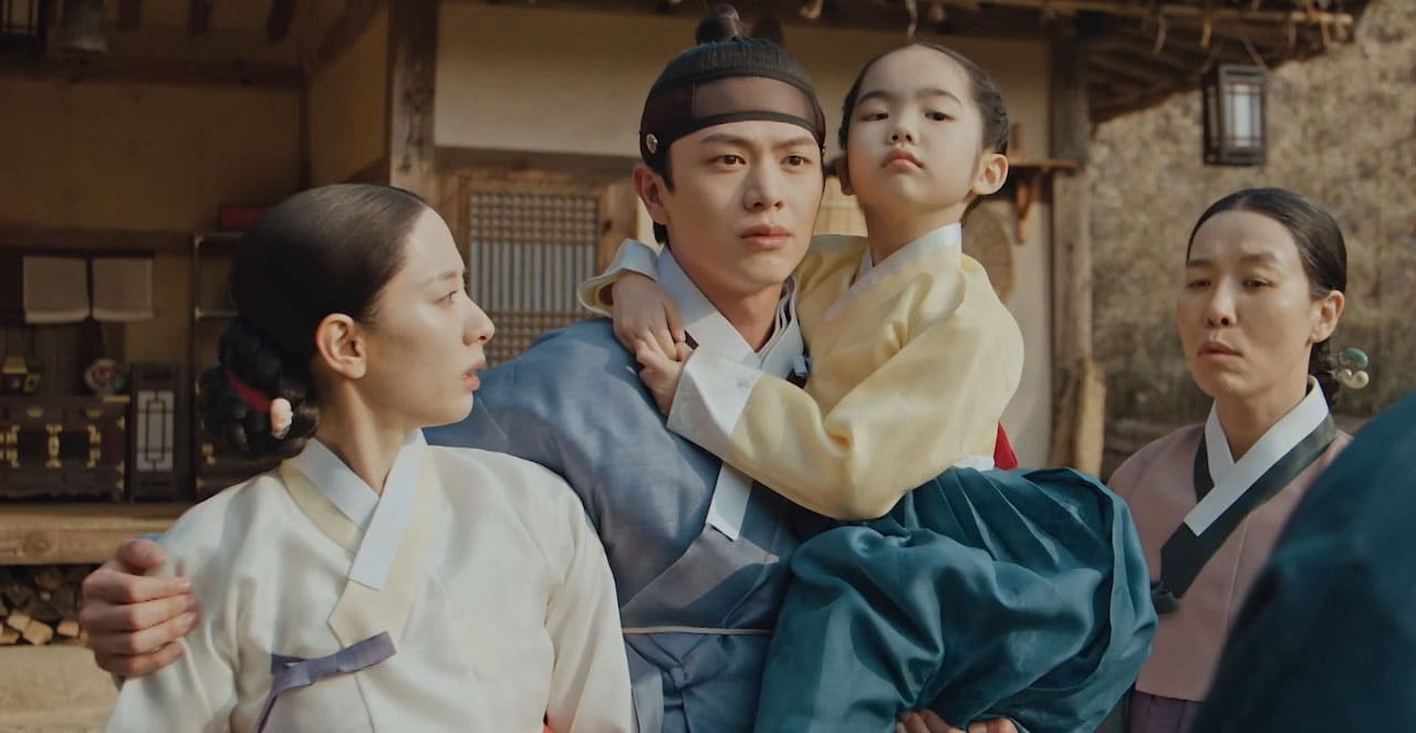 Yook Sung-jae Returns from Death, Marries Kim Ji-yeon and Starts a Family ‘The Haunted Palace ...