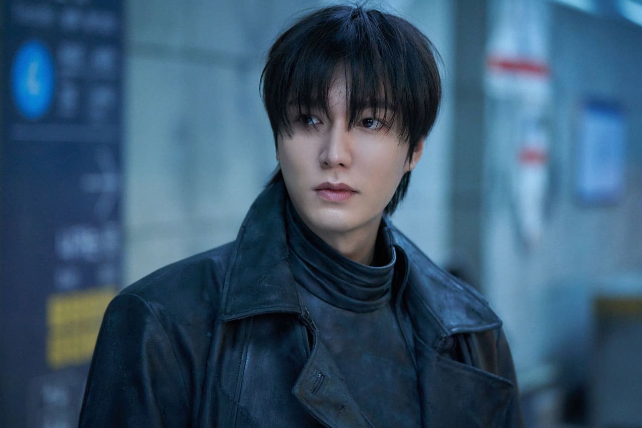 Lee Min-ho Stuns as Yoo Joong-hyuk in 'Omniscient Reader: The Prophet' Character Still