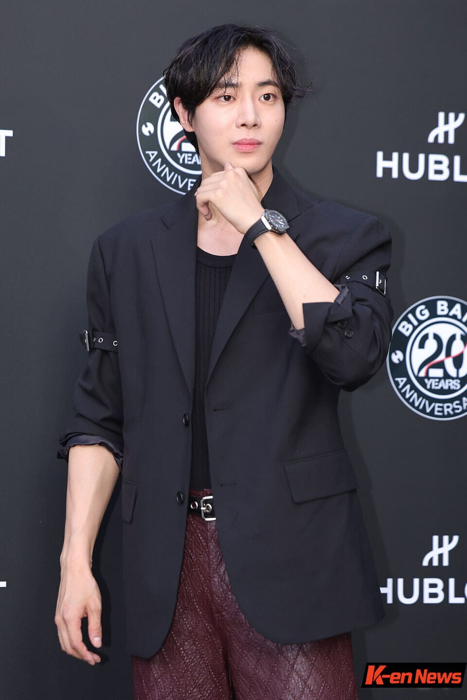 Choo Young-woo Radiates Heartthrob Energy