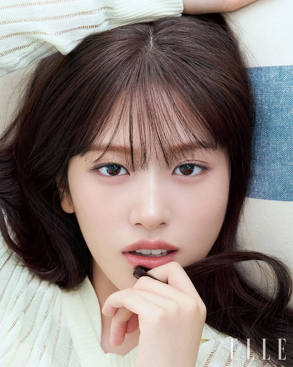 IVE Ahn Yu-jin Radiates Summer Freshness