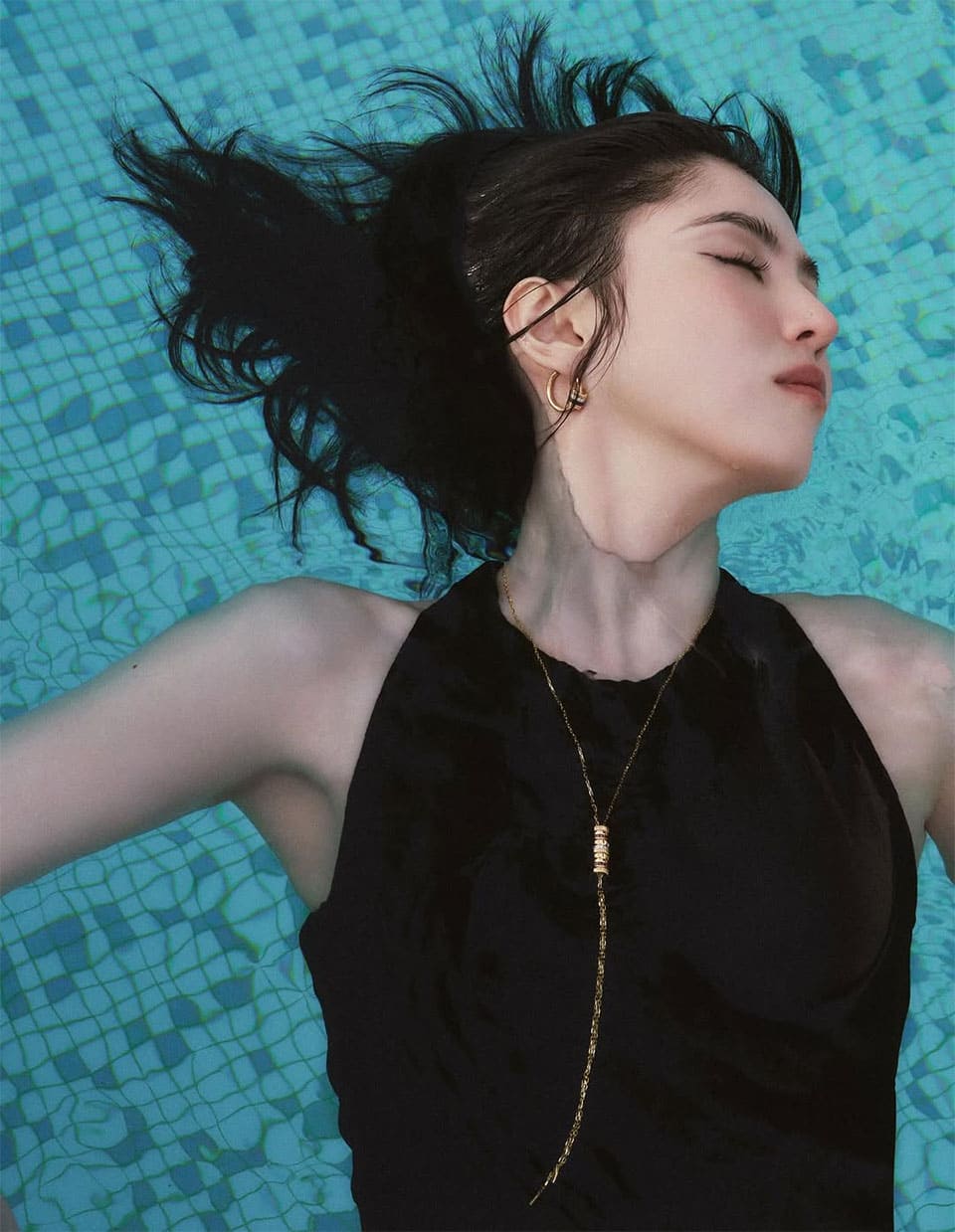 Han So-hee Stuns in Mesmerizing Underwater Pictorial