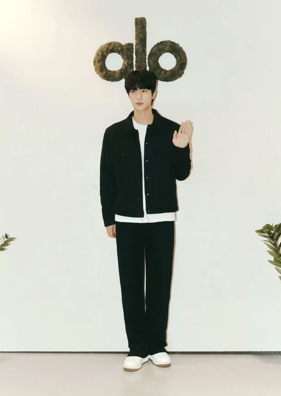 “Welcome to Seoul”… BTS Jin Wows with Effortless Charm