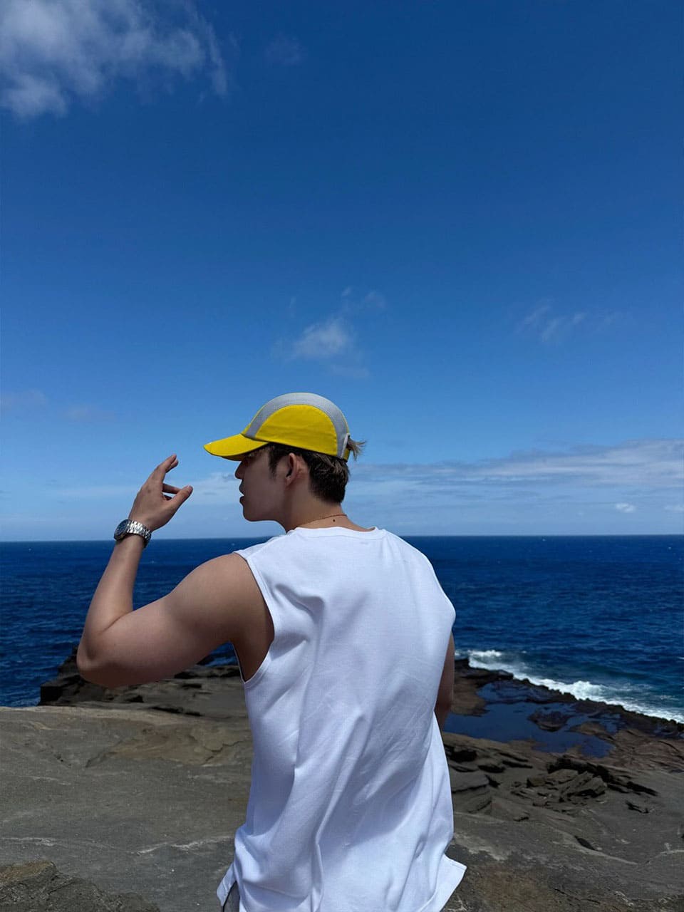 SEVENTEEN’s S.COUPS Shows Off Summer Physique and Fans Can’t Handle It