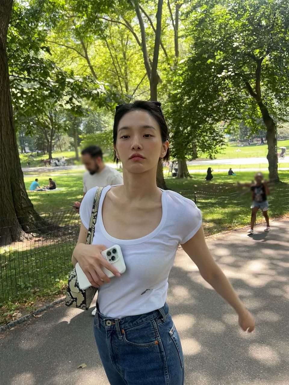 ‘Fresh Noeul’ Park Gyu-young Shines Under New York Sun with Sweet ...