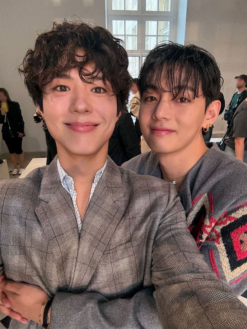“What a Duo!” Park Bo-gum & BTS V Serve Visual Bromance in Paris