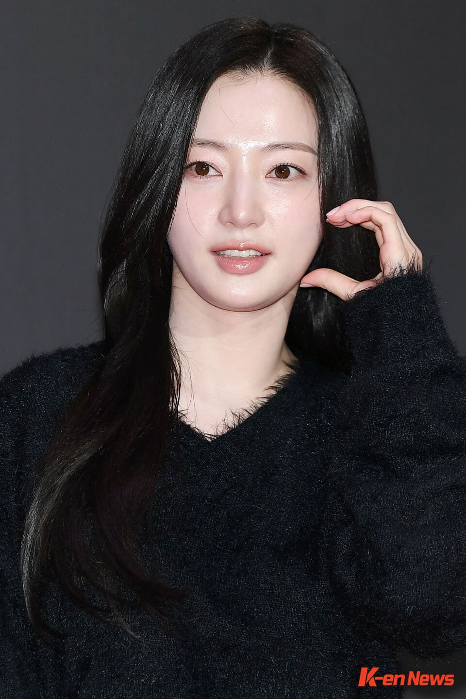 Accuser of Song Ha-yoon Fights Back: "I Was Not Wanted by Police"